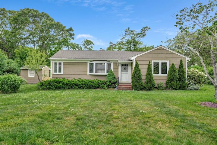 Charming Cottage In The Heart Of The North Fork - Riverhead, NY