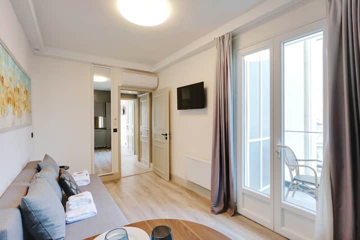 Appartement Spacieux - Balcon &A/c-br/6p -Bastille - Gare de l'Est - Paris