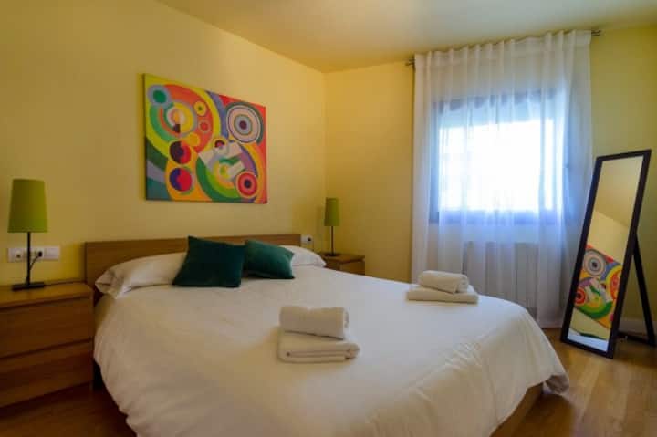 Práctico Apartamento Con Aparcamiento Privado - Gérone, Espagne