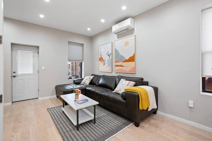 3-bedroom Urban Haven Close To Subway - Brooklyn, NY