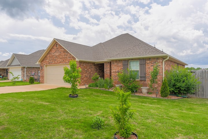 Modern-rustic Gentry Stay • Quiet & Comfortable - Decatur, AR