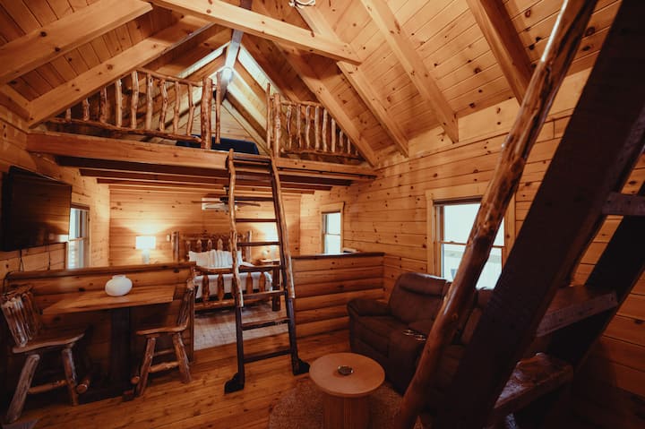 The Ashton Cabin W/ Hot Tub Near Hocking Hills - Hocking Hills State Park, OH