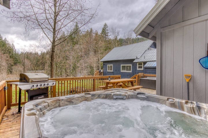 Riverbend 3 - Sandy River Cabin With Hot Tub - 加文門特營