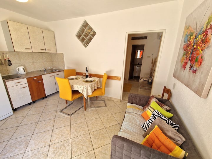 Appartement Belan (20102-a1) - Novalja