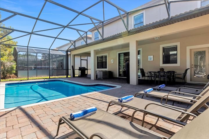 Upstay: Resort Mansion W Pool Games Room And Bbq - Davenport, FL