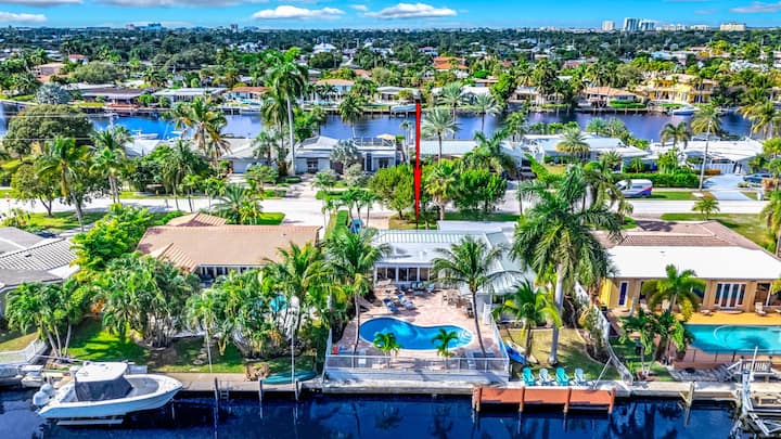 Heated Pool! Kayak & Waterfront + Close To Beach! - Pompano Beach, FL