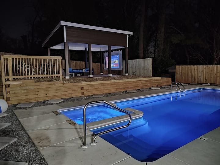 Rare Find - 2 Houses W/shared Pool Near The City - Atlanta, GA