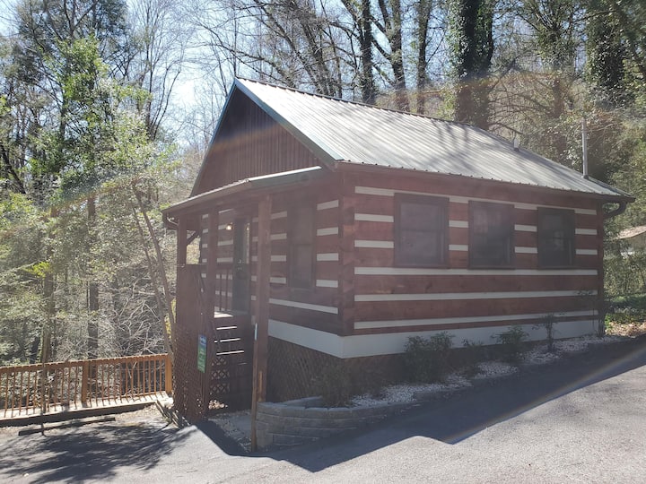 Romantic Log Cabin Close To Downtown Gatlinburg Pa - Gatlinburg, TN