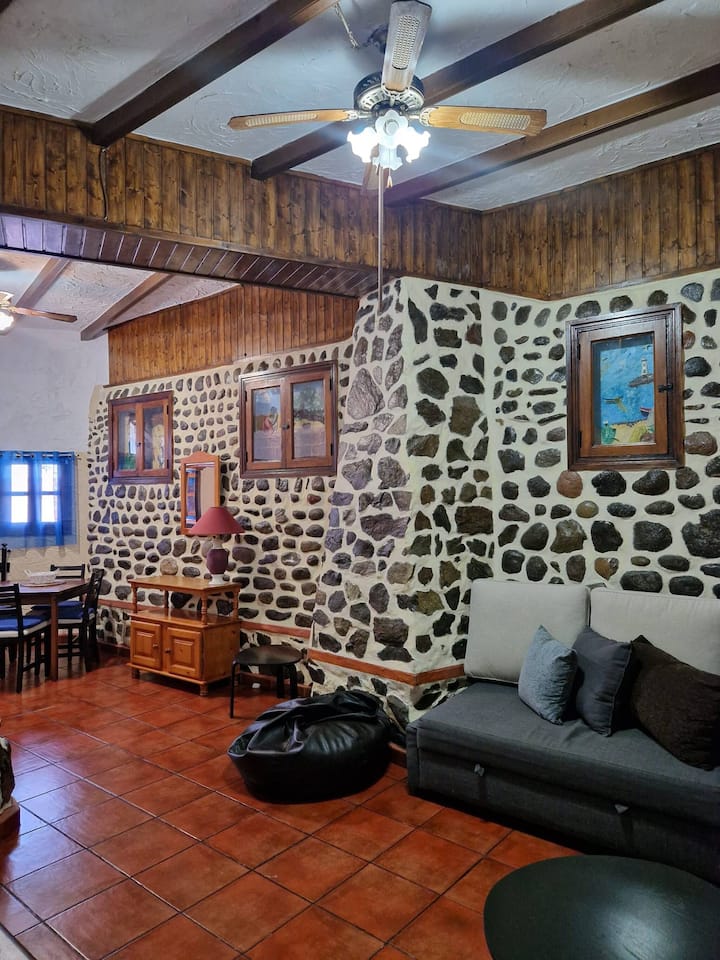 Casa Cueva |Top Location| Excellent Wifi | Airport - Gran Canaria