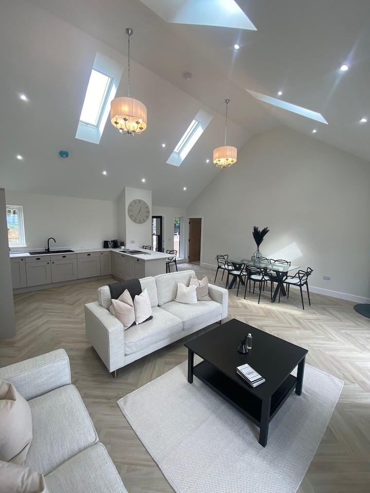 Essich Park - 2br - Hot Tub - Wood Burning Stove - Beauly