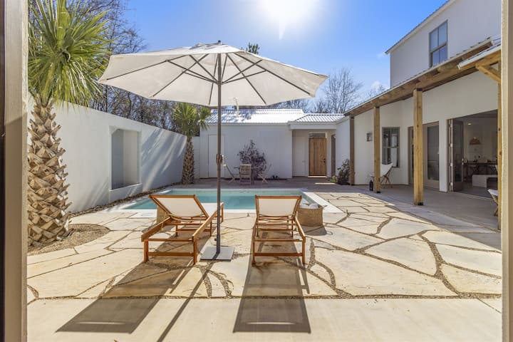 Discover Wildfeather: Elegant + Serene Stay - New London, TX