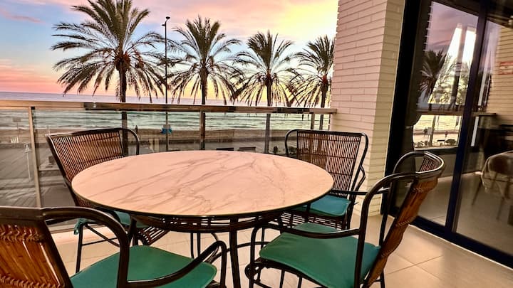 Calafell En Primera Linea De Mar Con Piscina - Calafell