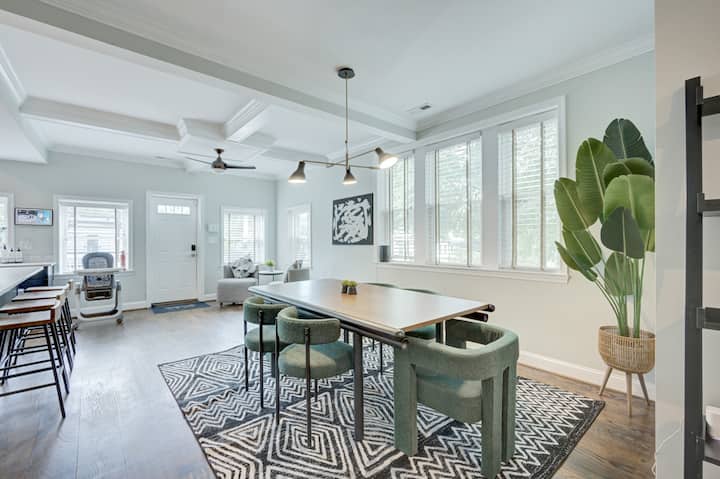 Monumental Escape: Free Parking & Ev Charger - Washington, D.C.