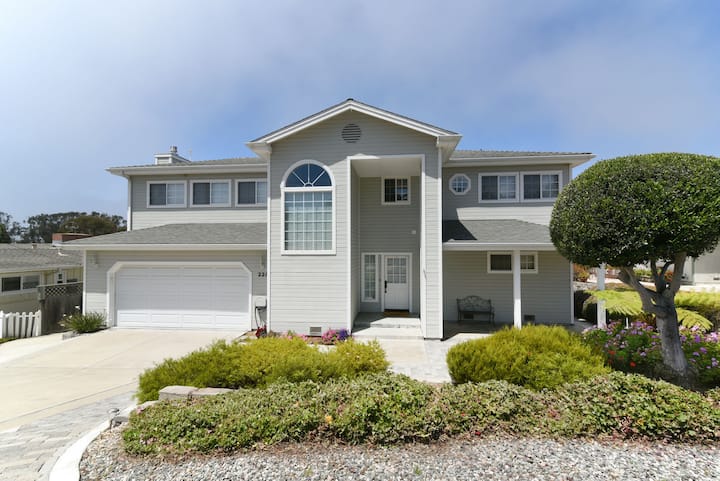 Coastal Views, Modern Comfort & Endless Fun! - Morro Bay, CA