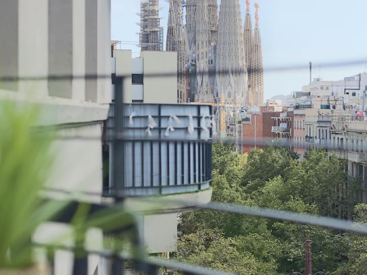 Sagrada Familia View 3b 1.5b . Newly Renovated - Barcelona