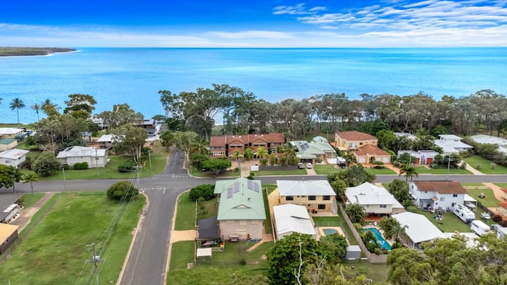 Coastal Bliss 6 Bedroom - Coasthm - Burrum Heads