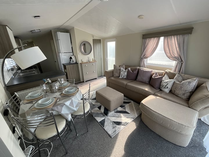 Luxury 2- Bed Caravan In Mersea Island Colchester - West Mersea