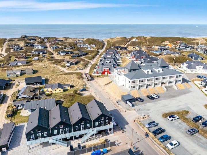 Lovely Holiday Apartment With A Large Balcony. - Søndervig