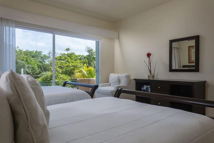 Puerto Aventuras Apartment With Pool & Marina View - Puerto Aventuras