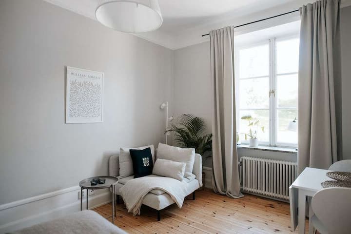 Lovely Studio Apartment In Vasastan - Stockholm