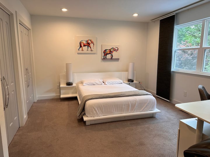 Tranquil Retreat W/ Modern Flair - Tallahassee, FL