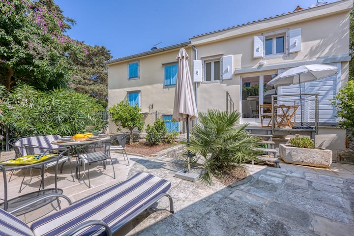 Charming Island Villa Alba - Happy Rentals - Mali Lošinj