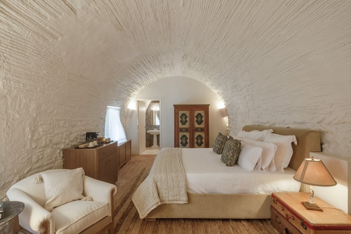 Saeta - Suite Deluxe At Castell De Vallgornera - Catalonia