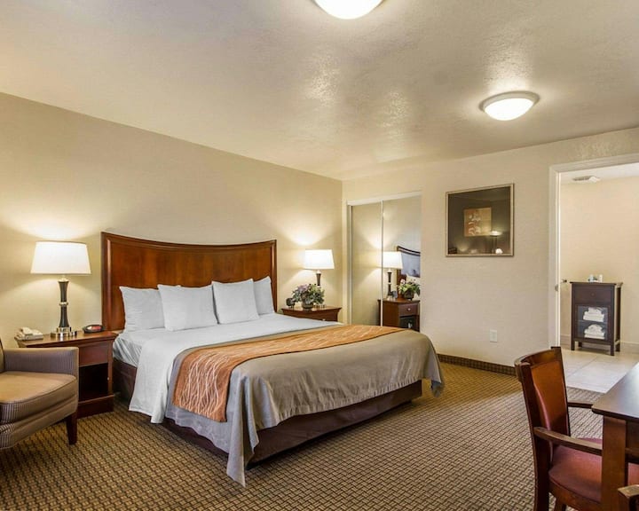 Laid-back Find A Mile From Downtown Monterey - Monterey, CA