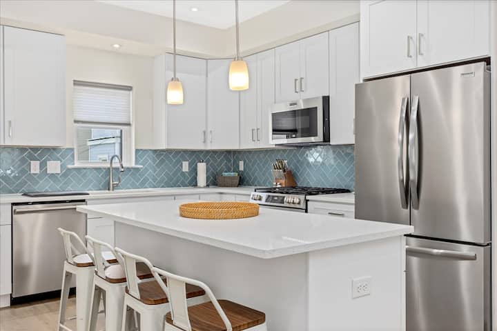 Coastal Comfort | 3br Townhouse By Beach - Atlantic City, NJ