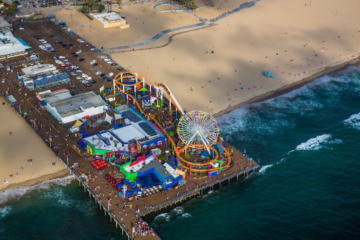 2 Santa Monica Beach Walking - Santa Monica, CA