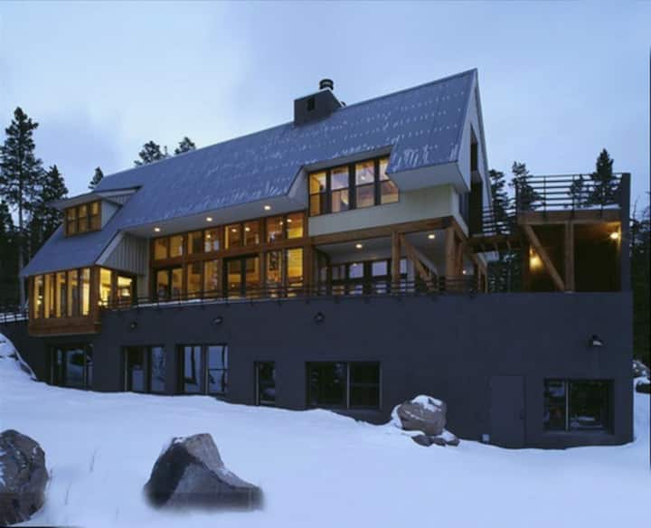 Ski-in/ski-out | Luxury | Hot Tub | Modern Chalet - Angel Fire, NM