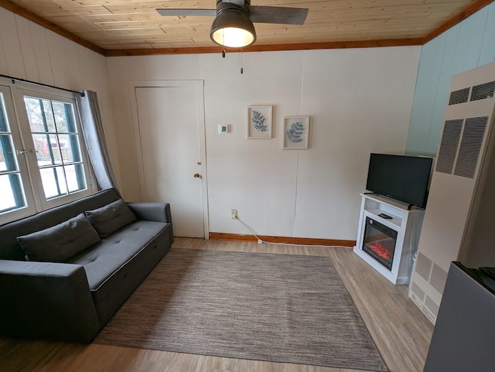 Cozy 1br 1ba Cabin #4 @ Riverside Point Resort - Park Rapids, MN