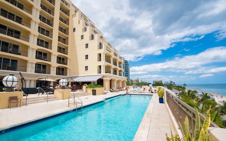 2 Oceanfront Units, Onsite Pool, Pets Allowed! - Fort Lauderdale