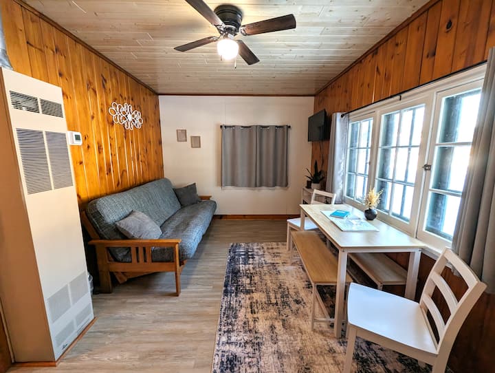 Cozy 2br 1ba Cabin #6 @ Riverside Point Resort - Park Rapids, MN