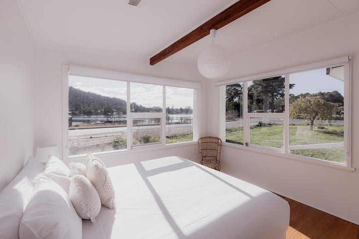 Riverside Retreat In Orford - Orford