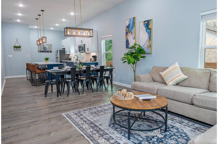 Chic & Cozy 4br/ 3ba Haven Near Riverwalk & Dtown! - Alamodome - San Antonio