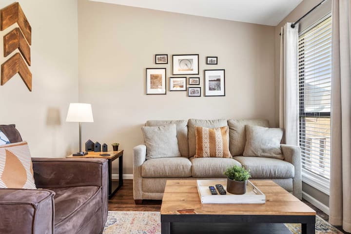 Luxurious Golf Front; Home For 4 - Branson, MO