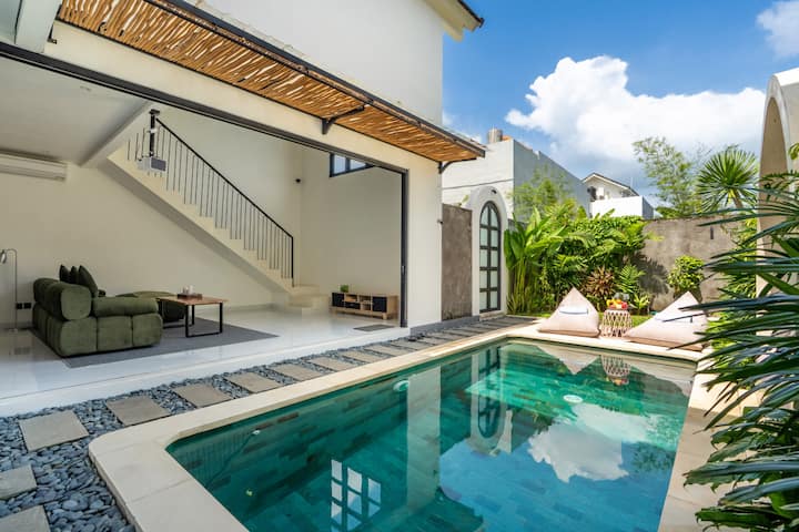Lux Villa, Private Pool - Berawa! - Canggu