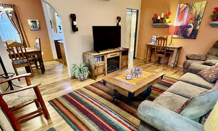 The Pleasant Street Casitas: Superior King Bed - Prescott National Forest, Prescott