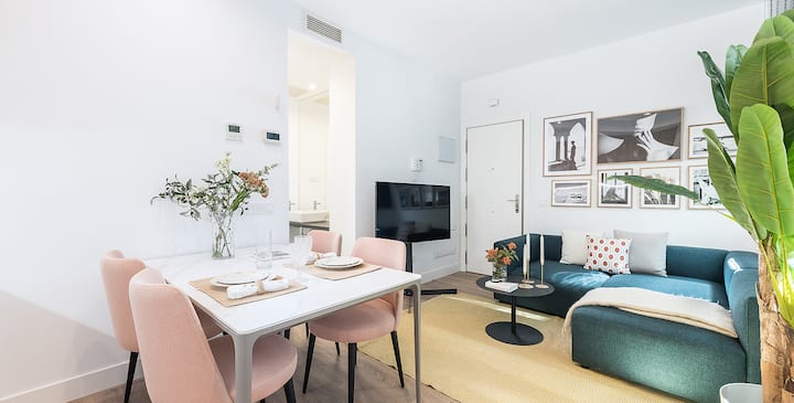 Homeclub | Stylish Bright 1-bed In The Center - Madrid