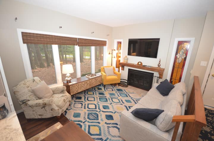 Condo In The Woods At The Homestead In Glen Arbor. - Glen Lake, MI