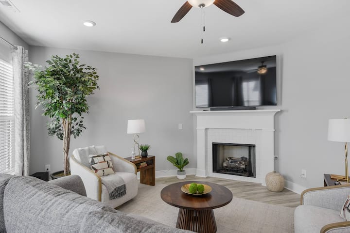 Lux Modern Home | 20 Mins To Nashville - Hendersonville, TN