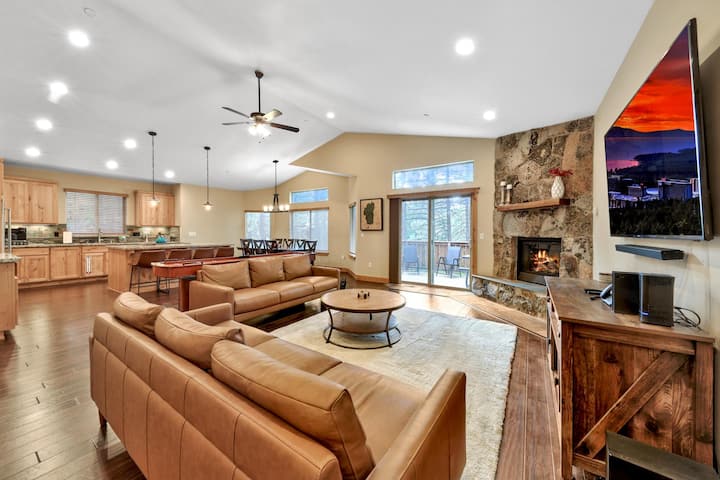 Air Conditioning, Shuffleboard, Foosball, Designer - South Lake Tahoe, CA