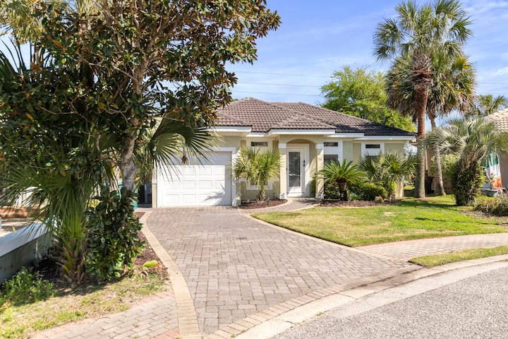 Cozy Beach Cottage In Destin! - Destin, FL
