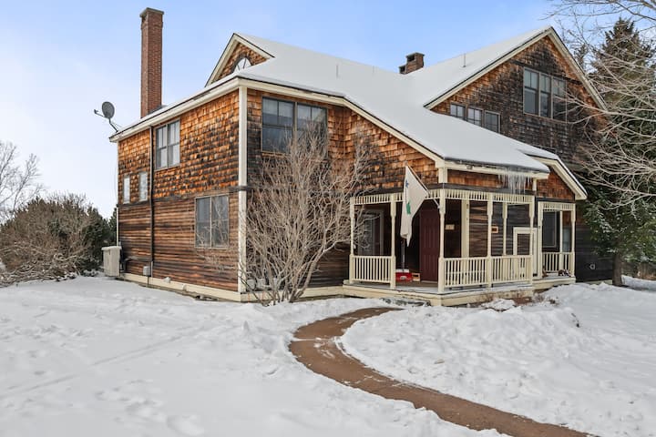 Lakehouse 2a - Sauna, Pet Friendly! - Rangeley, ME