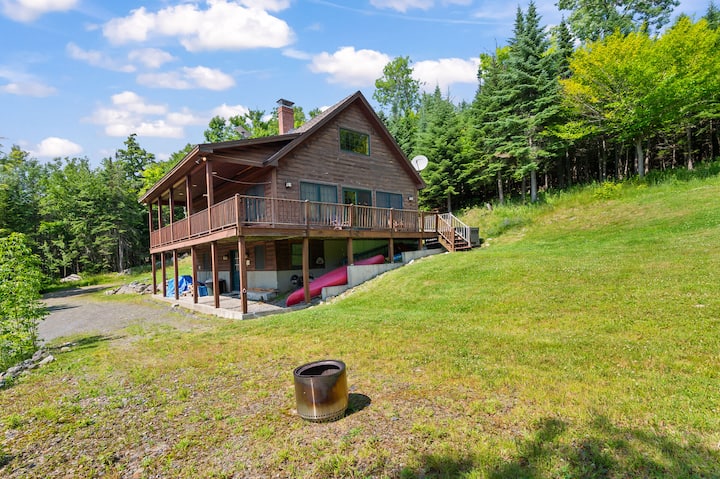 Whippoorwill - Wooded Location, Hot Tub - Rangeley, ME