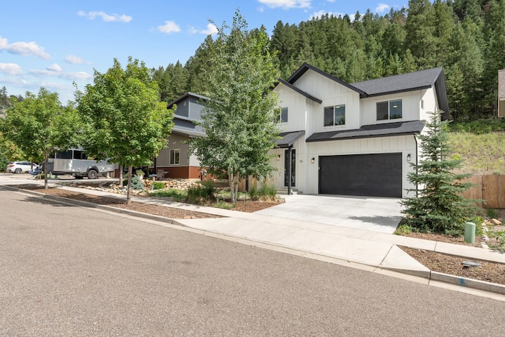 Hot Tub, Air Conditioning, Close To Downtown, Pets - Durango, CO
