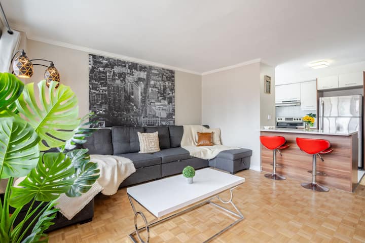 Nestique Stay: Urban Haven Dt Mtl - Montréal, QC