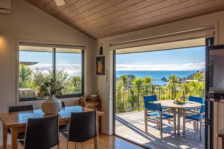 Little Tiri Cottage - Coast & Country - Waiheke Island