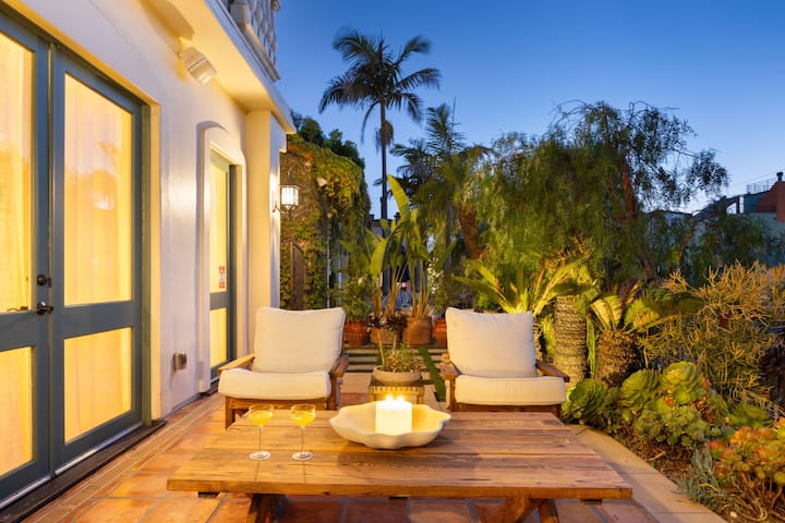 The Canal Escape - Canal-front Italian Villa - Santa Monica, CA